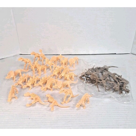 Toys | Skeleton Fossil Bone Dinosaur Toy Mini Figures Lot Of 35 3 Dino ...